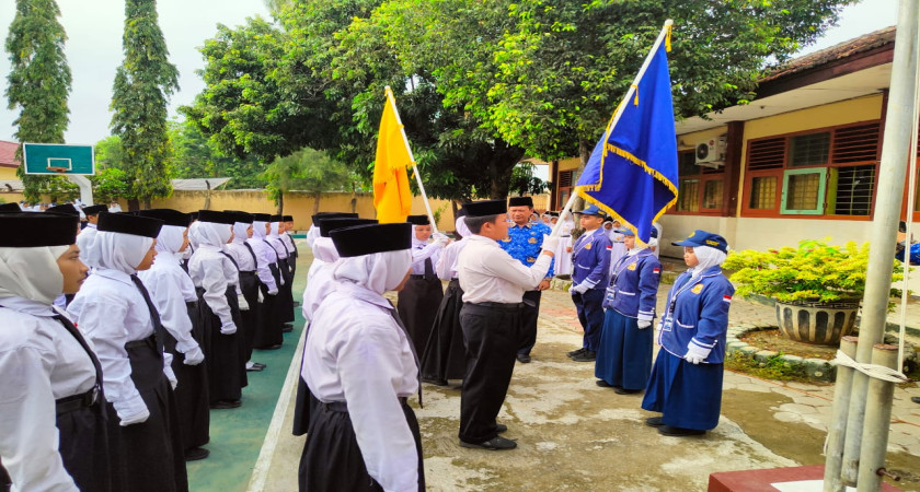 PAHLAWAN TELADANKU: LUBENA DAN LOVALITA RESMI PIMPIN OSIS DI UPT SMP ...